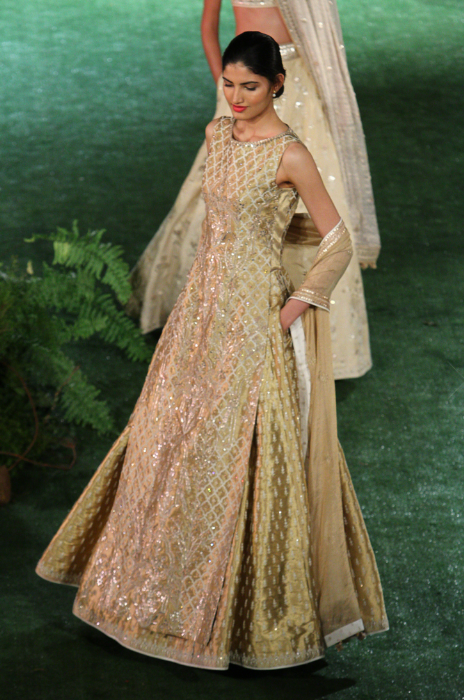 Wedding Hairstyles for an Oval face - Shaadi Bazaar